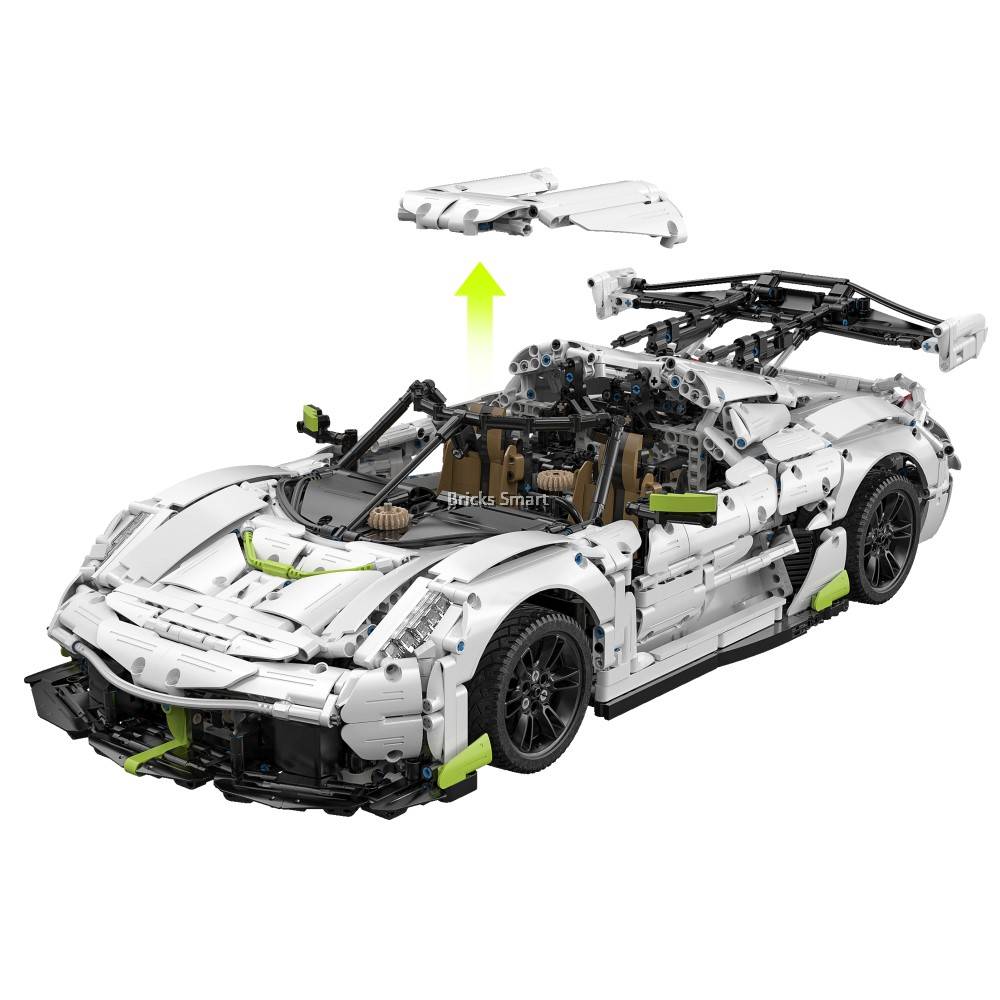 CaDA Master Fantasma Sports Car 1:8 C61048W Block Toy Set (4346 Pieces)