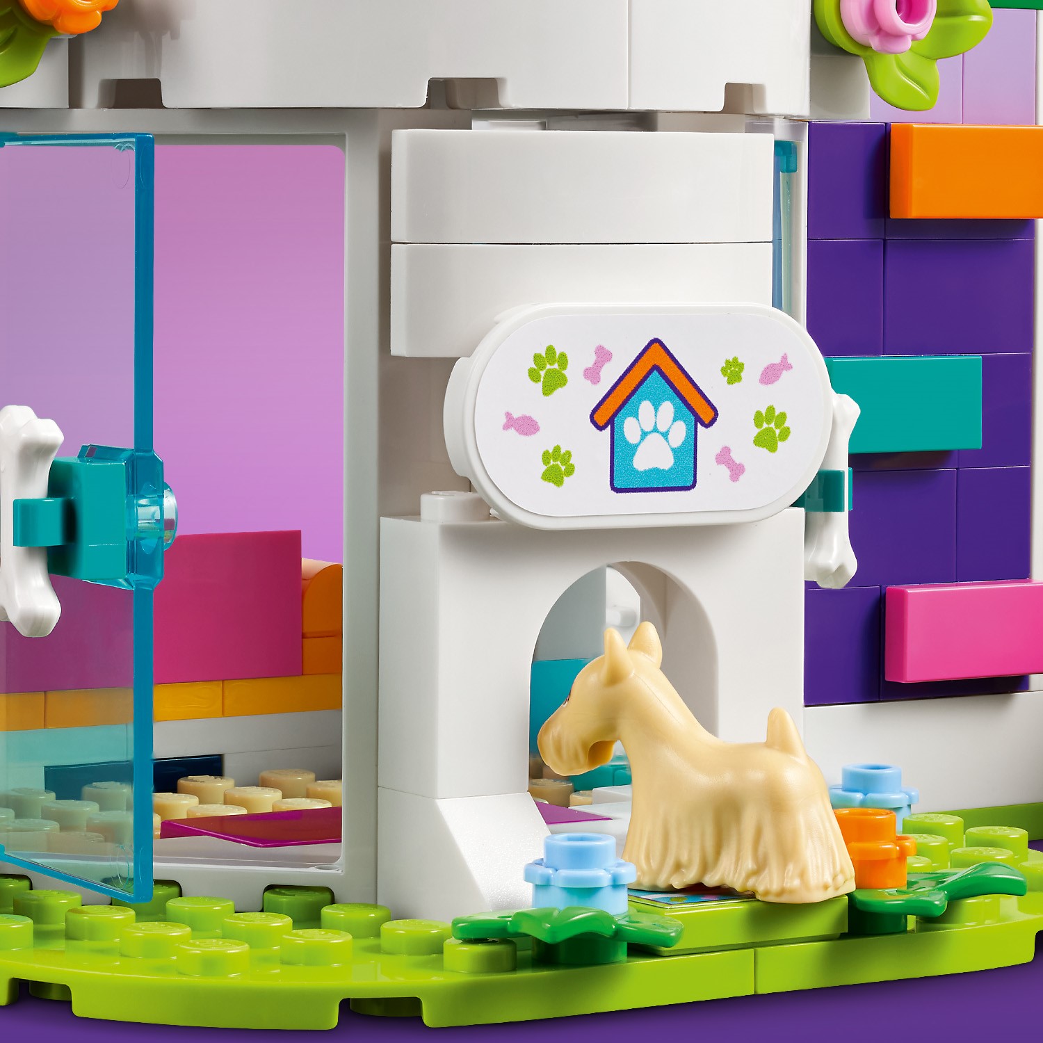 41718 LEGO Friends Pet Day-Care Center (593 Pieces)